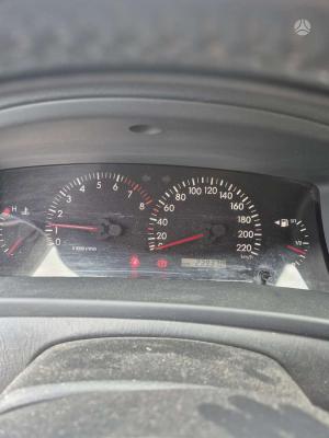 Pelēks Toyota Corolla Verso 2004 Viļņa, ar dzinēja tilpumu 1.60 L un nobraukumu 239 tūkst. km par 2600 €, foto 6 vietnē AUTOMOTO.COM.LV
