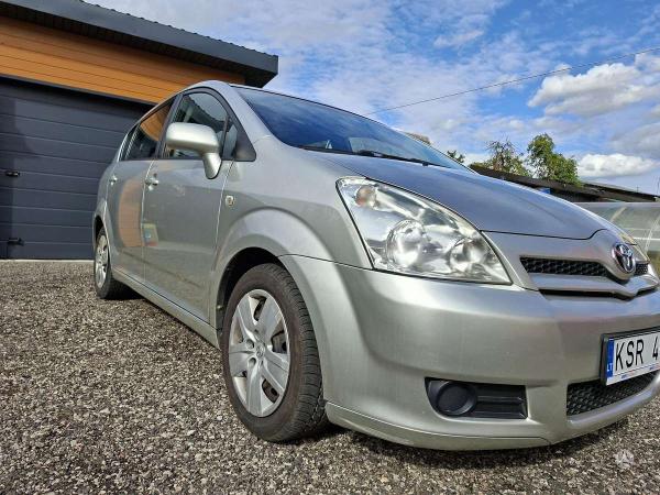 Pelēks Toyota Corolla Verso 2005 Marijampole, ar dzinēja tilpumu 2.00 L un nobraukumu 241 tūkst. km par 950 €, foto 3 vietnē AUTOMOTO.COM.LV