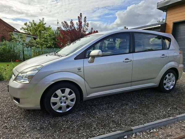 Pelēks Toyota Corolla Verso 2005 Marijampole, ar dzinēja tilpumu 2.00 L un nobraukumu 241 tūkst. km par 950 €, foto 4 vietnē AUTOMOTO.COM.LV