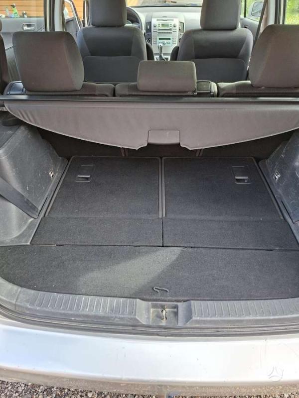 Pelēks Toyota Corolla Verso 2005 Marijampole, ar dzinēja tilpumu 2.00 L un nobraukumu 241 tūkst. km par 950 €, foto 11 vietnē AUTOMOTO.COM.LV