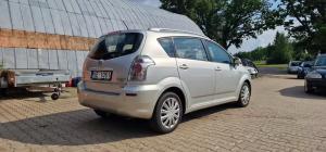 Pelēks Toyota Corolla Verso 2006 Valmiera, ar dzinēja tilpumu 2.20 L un nobraukumu 273 tūkst. km par 1600 €, foto 4 vietnē AUTOMOTO.COM.LV