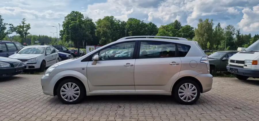 Pelēks Toyota Corolla Verso 2006 Valmiera, ar dzinēja tilpumu 2.20 L un nobraukumu 273 tūkst. km par 1600 €, foto 6 vietnē AUTOMOTO.COM.LV