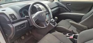 Pelēks Toyota Corolla Verso 2006 Valmiera, ar dzinēja tilpumu 2.20 L un nobraukumu 273 tūkst. km par 1600 €, foto 9 vietnē AUTOMOTO.COM.LV
