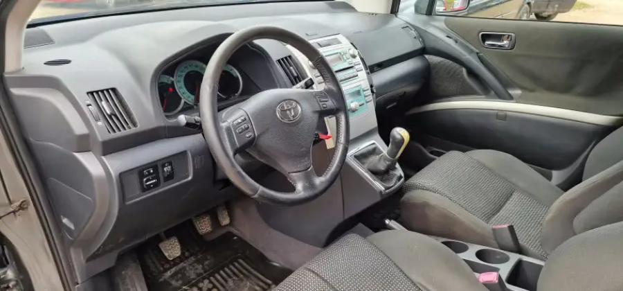 Pelēks Toyota Corolla Verso 2006 Valmiera, ar dzinēja tilpumu 2.20 L un nobraukumu 318 tūkst. km par 1850 €, foto 9 vietnē AUTOMOTO.COM.LV