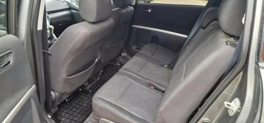 Pelēks Toyota Corolla Verso 2006 Valmiera, ar dzinēja tilpumu 2.20 L un nobraukumu 318 tūkst. km par 1850 €, foto 10 vietnē AUTOMOTO.COM.LV