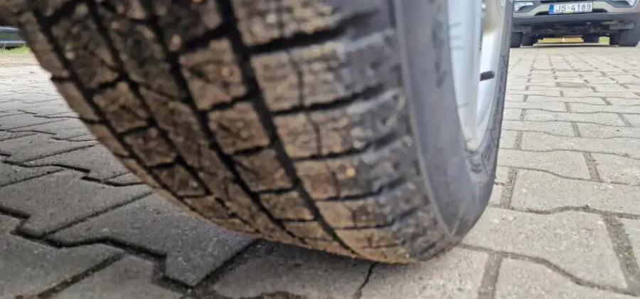 Pelēks Toyota Corolla Verso 2006 Valmiera, ar dzinēja tilpumu 2.20 L un nobraukumu 318 tūkst. km par 1850 €, foto 11 vietnē AUTOMOTO.COM.LV
