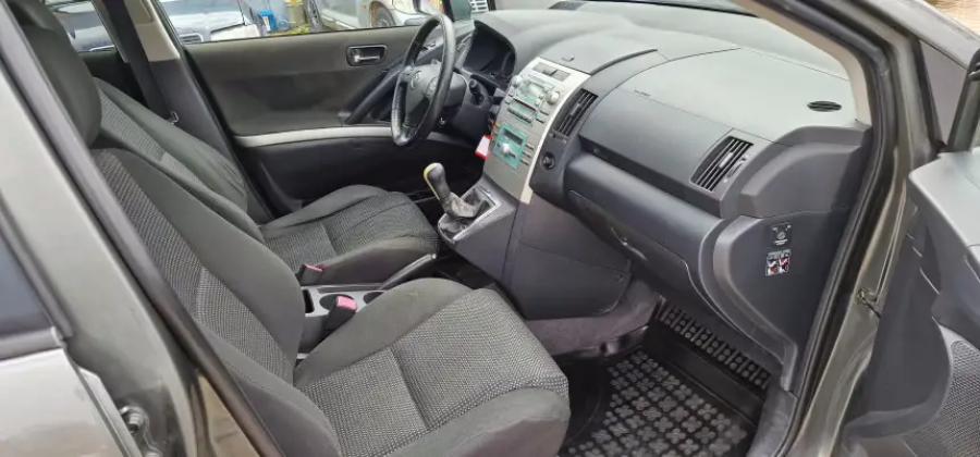 Pelēks Toyota Corolla Verso 2006 Valmiera, ar dzinēja tilpumu 2.20 L un nobraukumu 318 tūkst. km par 1850 €, foto 12 vietnē AUTOMOTO.COM.LV