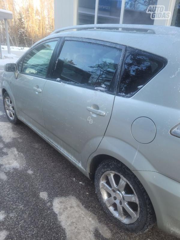 Grey Toyota Corolla Verso 2007 in Vilnius, with an engine capacity of 2.20 L and mileage of 300 thousand km for 3200 €, photo 5 on AUTOMOTO.COM.LV
