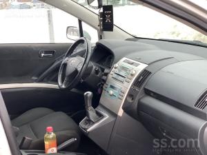 Pelēks Toyota Corolla Verso 2007 Rīga, ar dzinēja tilpumu 2.20 L un nobraukumu 350 tūkst. km par 1950 €, foto 6 vietnē AUTOMOTO.COM.LV