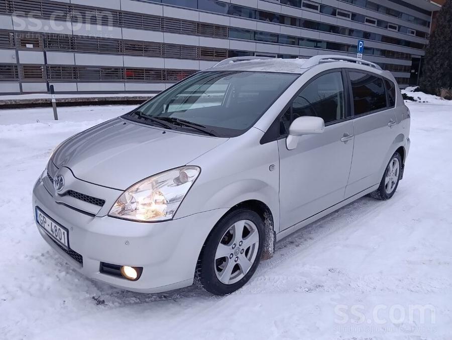 Pelēks Toyota Corolla Verso 2007 Rīga, ar dzinēja tilpumu 1.80 L un nobraukumu 347 tūkst. km par 2650 €, foto 3 vietnē AUTOMOTO.COM.LV