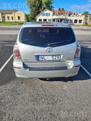 Pelēks Toyota Corolla Verso 2007 Rēzekne, ar dzinēja tilpumu 2.20 L un nobraukumu 307 tūkst. km par 2800 €, foto 4 vietnē AUTOMOTO.COM.LV