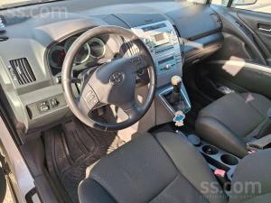 Pelēks Toyota Corolla Verso 2007 Rēzekne, ar dzinēja tilpumu 2.20 L un nobraukumu 307 tūkst. km par 2800 €, foto 7 vietnē AUTOMOTO.COM.LV