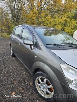 Grey Toyota Corolla Verso 2007 in Rezekne, with an engine capacity of 2.00 L and mileage of 335 thousand km for 1550 €, photo  on AUTOMOTO.COM.LV
