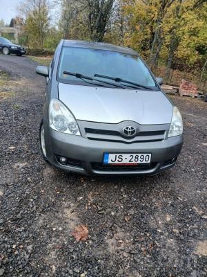 Grey Toyota Corolla Verso 2007 in Rezekne, with an engine capacity of 2.00 L and mileage of 335 thousand km for 1550 €, photo 7 on AUTOMOTO.COM.LV