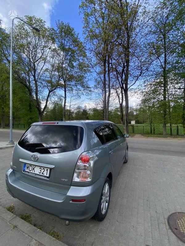 Grey Toyota Corolla Verso 2008 in Vilnius, with an engine capacity of 1.80 L and mileage of 182 thousand km for 3750 €, photo 3 on AUTOMOTO.COM.LV
