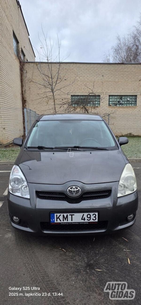Grey Toyota Corolla Verso 2008 in Panevezys, with an engine capacity of 2.20 L and mileage of 320 thousand km for 3800 €, photo 6 on AUTOMOTO.COM.LV