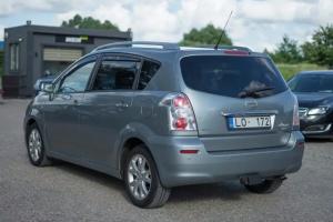 Grey Toyota Corolla Verso 2009 in Liepaja, with an engine capacity of 2.20 L and mileage of 192 thousand km for 3850 €, photo 3 on AUTOMOTO.COM.LV