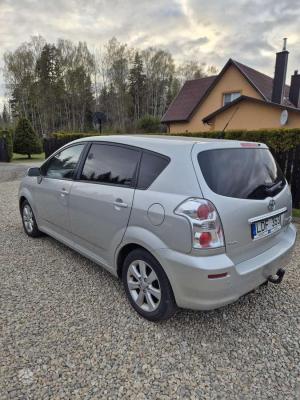 Pelēks Toyota Corolla Verso 2009 Mažeikiai, ar dzinēja tilpumu 2.20 L un nobraukumu 300 tūkst. km par 4100 €, foto 6 vietnē AUTOMOTO.COM.LV