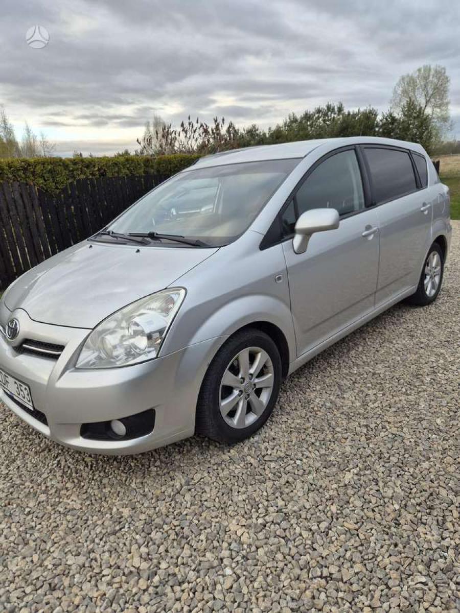 Pelēks Toyota Corolla Verso 2009 Mažeikiai, ar dzinēja tilpumu 2.20 L un nobraukumu 300 tūkst. km par 4100 €, foto 7 vietnē AUTOMOTO.COM.LV