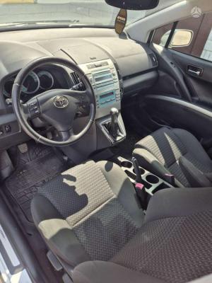 Pelēks Toyota Corolla Verso 2009 Mažeikiai, ar dzinēja tilpumu 2.20 L un nobraukumu 300 tūkst. km par 4100 €, foto 10 vietnē AUTOMOTO.COM.LV