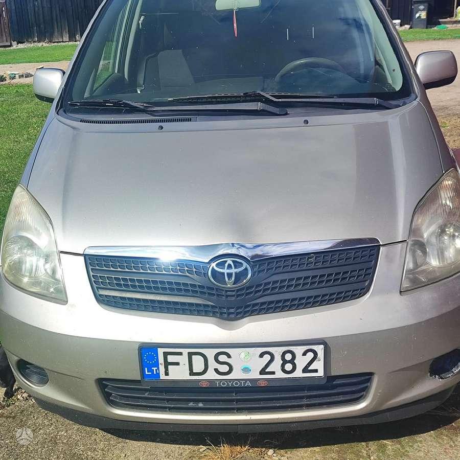Grey Toyota Corolla Verso 2002 in Raseiniai, with an engine capacity of 2.00 L and mileage of 454 thousand km for 1100 €, photo 1 on AUTOMOTO.COM.LV