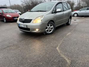 Grey Toyota Corolla Verso 2003 in Siauliai, with an engine capacity of 2.00 L and mileage of 275 thousand km for 599 €, photo  on AUTOMOTO.COM.LV