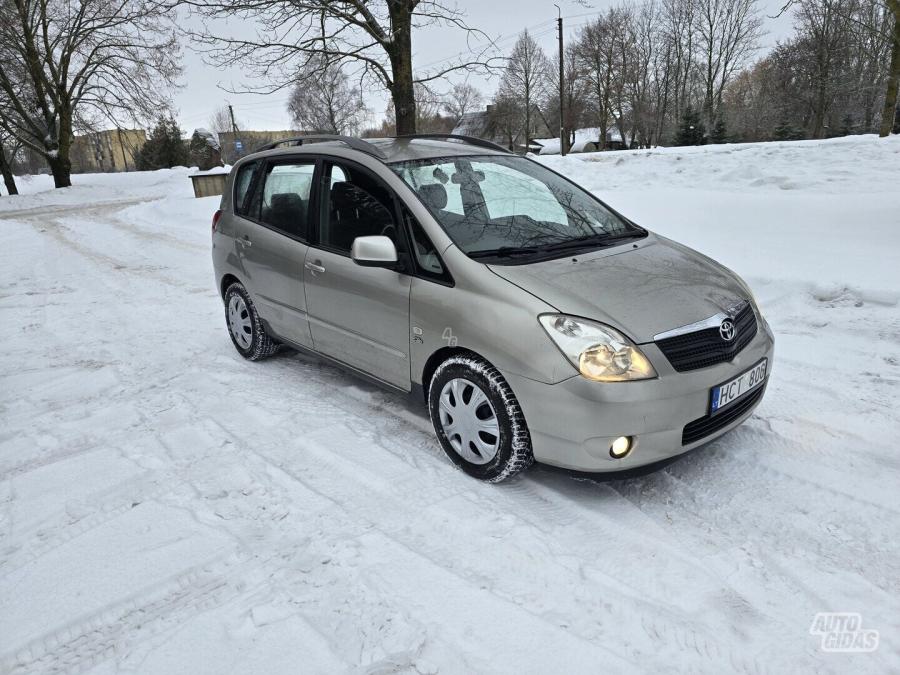 Pelēks Toyota Corolla Verso 2003 Radviliškis, ar dzinēja tilpumu 2.00 L un nobraukumu 312 tūkst. km par 1290 €, foto 2 vietnē AUTOMOTO.COM.LV
