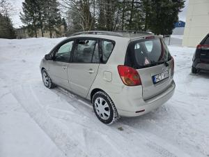 Pelēks Toyota Corolla Verso 2003 Radviliškis, ar dzinēja tilpumu 2.00 L un nobraukumu 312 tūkst. km par 1290 €, foto 3 vietnē AUTOMOTO.COM.LV