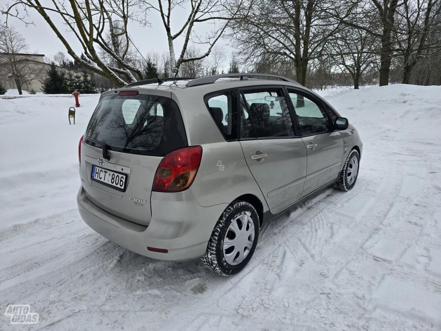 Pelēks Toyota Corolla Verso 2003 Radviliškis, ar dzinēja tilpumu 2.00 L un nobraukumu 312 tūkst. km par 1290 €, foto 4 vietnē AUTOMOTO.COM.LV