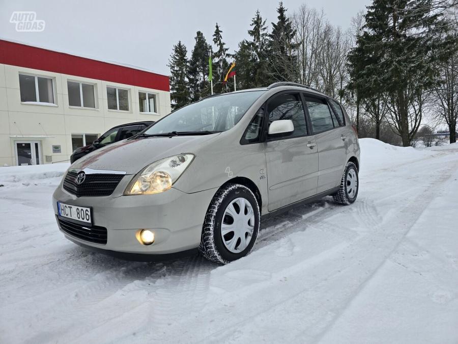 Pelēks Toyota Corolla Verso 2003 Radviliškis, ar dzinēja tilpumu 2.00 L un nobraukumu 312 tūkst. km par 1290 €, foto 6 vietnē AUTOMOTO.COM.LV