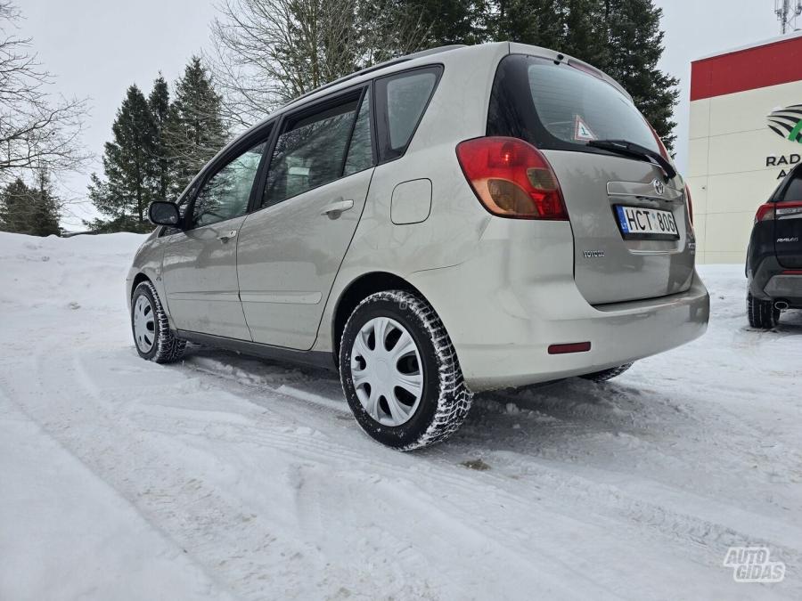 Pelēks Toyota Corolla Verso 2003 Radviliškis, ar dzinēja tilpumu 2.00 L un nobraukumu 312 tūkst. km par 1290 €, foto 7 vietnē AUTOMOTO.COM.LV