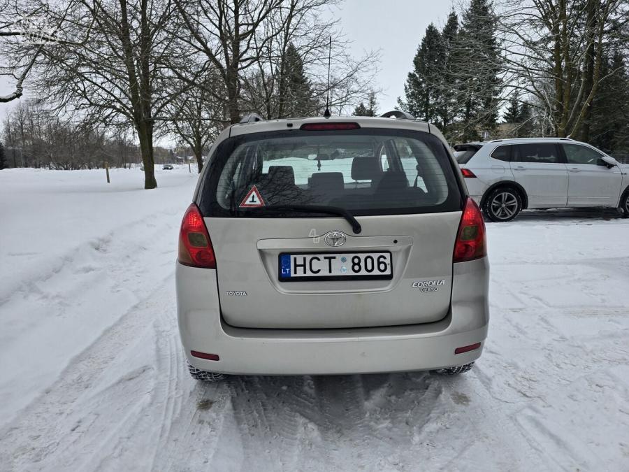 Pelēks Toyota Corolla Verso 2003 Radviliškis, ar dzinēja tilpumu 2.00 L un nobraukumu 312 tūkst. km par 1290 €, foto 10 vietnē AUTOMOTO.COM.LV
