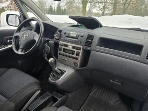 Pelēks Toyota Corolla Verso 2003 Radviliškis, ar dzinēja tilpumu 2.00 L un nobraukumu 312 tūkst. km par 1290 €, foto 18 vietnē AUTOMOTO.COM.LV