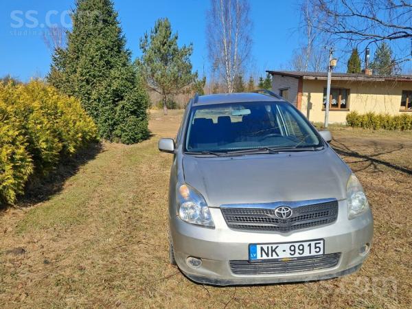 Grey Toyota Corolla Verso 2003 in Ogre, with an engine capacity of 2.00 L and mileage of 330 thousand km for 650 €, photo 1 on AUTOMOTO.COM.LV