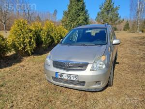 Pelēks Toyota Corolla Verso 2003 Ogre, ar dzinēja tilpumu 2.00 L un nobraukumu 330 tūkst. km par 650 €, foto 3 vietnē AUTOMOTO.COM.LV