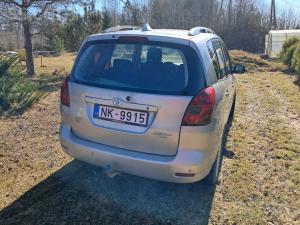Pelēks Toyota Corolla Verso 2003 Ogre, ar dzinēja tilpumu 2.00 L un nobraukumu 330 tūkst. km par 650 €, foto 7 vietnē AUTOMOTO.COM.LV