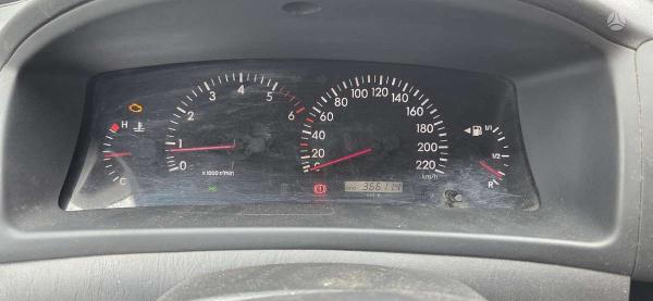 Pelēks Toyota Corolla Verso 2003 Viļņa, ar dzinēja tilpumu 2.00 L un nobraukumu 366 tūkst. km par 740 €, foto 8 vietnē AUTOMOTO.COM.LV
