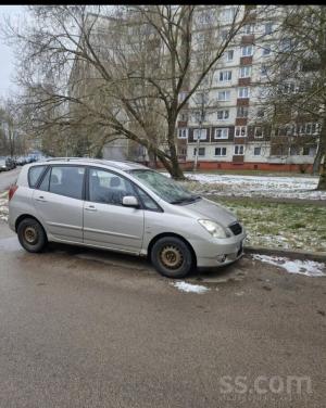 Grey Toyota Corolla Verso 2004 in Riga, with an engine capacity of 2.00 L and mileage of 463 thousand km for 590 €, photo 6 on AUTOMOTO.COM.LV