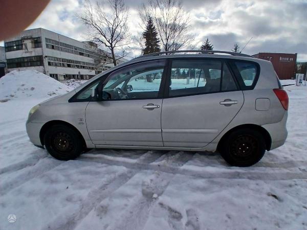 Pelēks Toyota Corolla Verso 2004 Kauņa, ar dzinēja tilpumu 2.00 L un nobraukumu 444 tūkst. km par 750 €, foto 7 vietnē AUTOMOTO.COM.LV