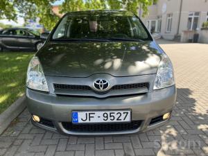 Grey Toyota Corolla Verso 2004 in Rezekne, with an engine capacity of 2.00 L and mileage of 380 thousand km for 2150 €, photo  on AUTOMOTO.COM.LV