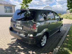 Pelēks Toyota Corolla Verso 2004 Rēzekne, ar dzinēja tilpumu 2.00 L un nobraukumu 380 tūkst. km par 2150 €, foto 7 vietnē AUTOMOTO.COM.LV