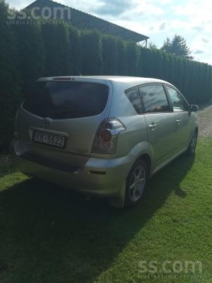 Pelēks Toyota Corolla Verso 2004 Krāslava, ar dzinēja tilpumu 2.00 L un nobraukumu 325 tūkst. km par 1850 €, foto 3 vietnē AUTOMOTO.COM.LV