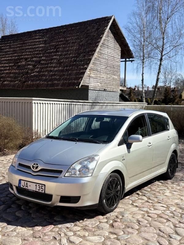Pelēks Toyota Corolla Verso 2004 Kuldīga, ar dzinēja tilpumu 2.00 L un nobraukumu 0 tūkst. km par 1650 €, foto 1 vietnē AUTOMOTO.COM.LV