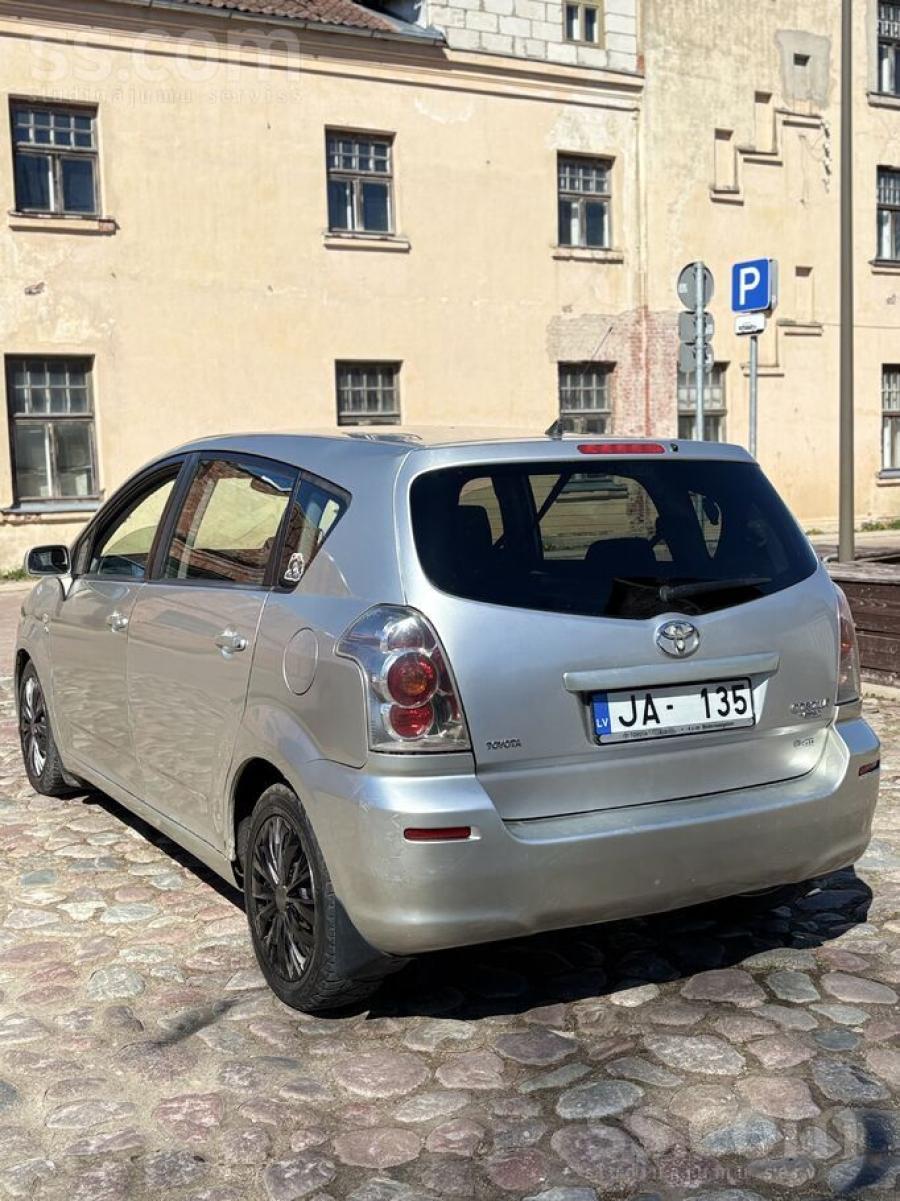 Pelēks Toyota Corolla Verso 2004 Kuldīga, ar dzinēja tilpumu 2.00 L un nobraukumu 0 tūkst. km par 1650 €, foto 5 vietnē AUTOMOTO.COM.LV