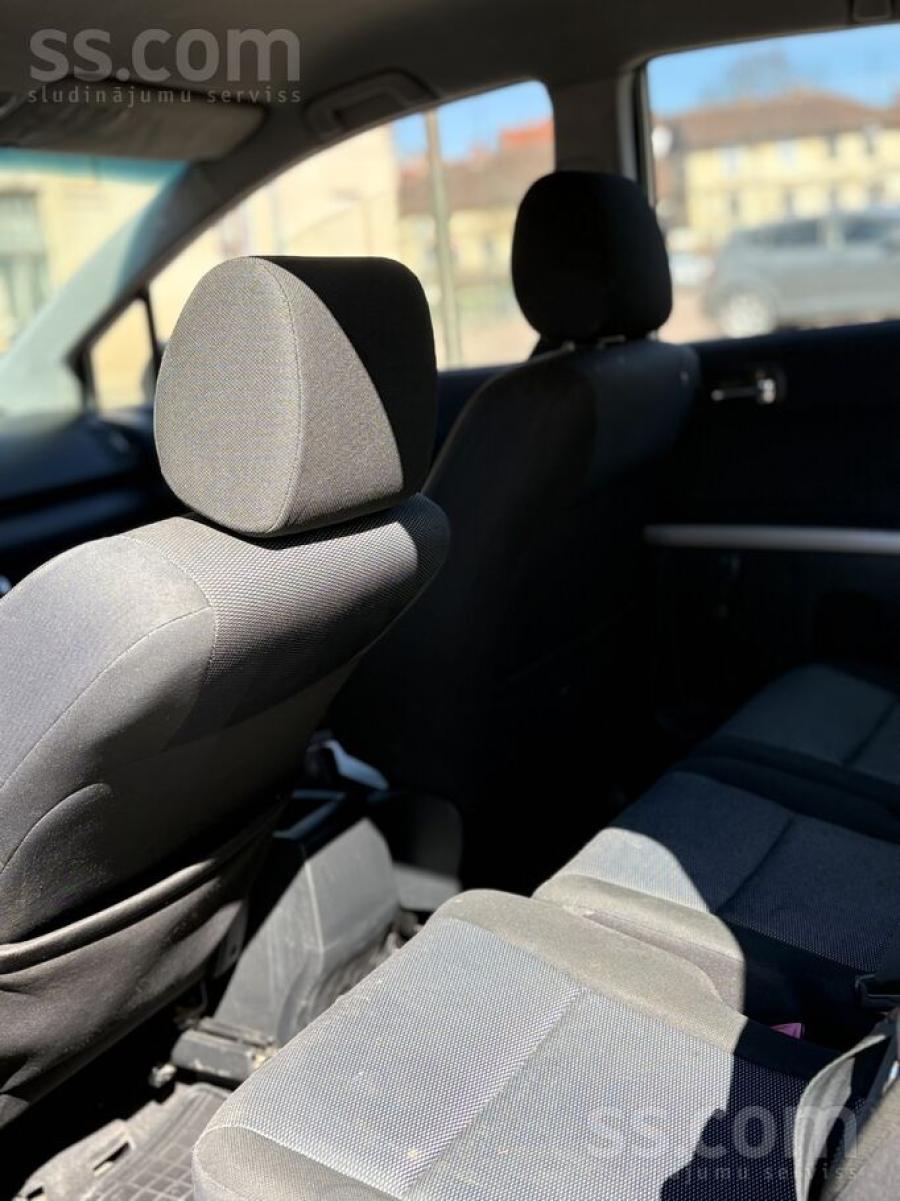 Pelēks Toyota Corolla Verso 2004 Kuldīga, ar dzinēja tilpumu 2.00 L un nobraukumu 0 tūkst. km par 1650 €, foto 8 vietnē AUTOMOTO.COM.LV
