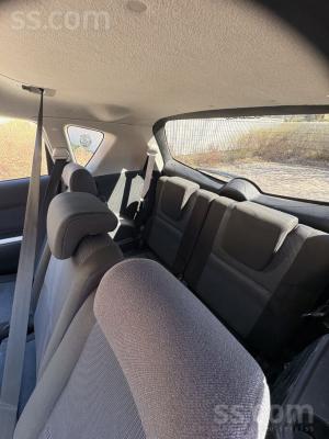 Pelēks Toyota Corolla Verso 2004 Kuldīga, ar dzinēja tilpumu 2.00 L un nobraukumu 0 tūkst. km par 1650 €, foto 9 vietnē AUTOMOTO.COM.LV