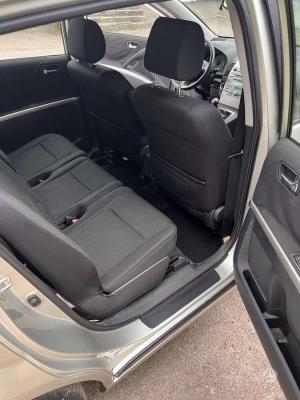 Pelēks Toyota Corolla Verso 2004 Panevēža, ar dzinēja tilpumu 2.00 L un nobraukumu 240 tūkst. km par 1500 €, foto 13 vietnē AUTOMOTO.COM.LV