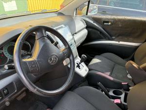 Pelēks Toyota Corolla Verso 2004 Klaipėda, ar dzinēja tilpumu 1.79 L un nobraukumu 235 tūkst. km par 800 €, foto 6 vietnē AUTOMOTO.COM.LV