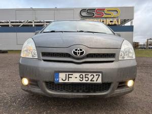 Grey Toyota Corolla Verso 2004 in Daugavpils, with an engine capacity of 2.00 L and mileage of 385 thousand km for 950 €, photo 9 on AUTOMOTO.COM.LV