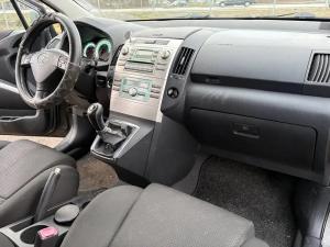 Grey Toyota Corolla Verso 2004 in Daugavpils, with an engine capacity of 2.00 L and mileage of 385 thousand km for 950 €, photo 21 on AUTOMOTO.COM.LV